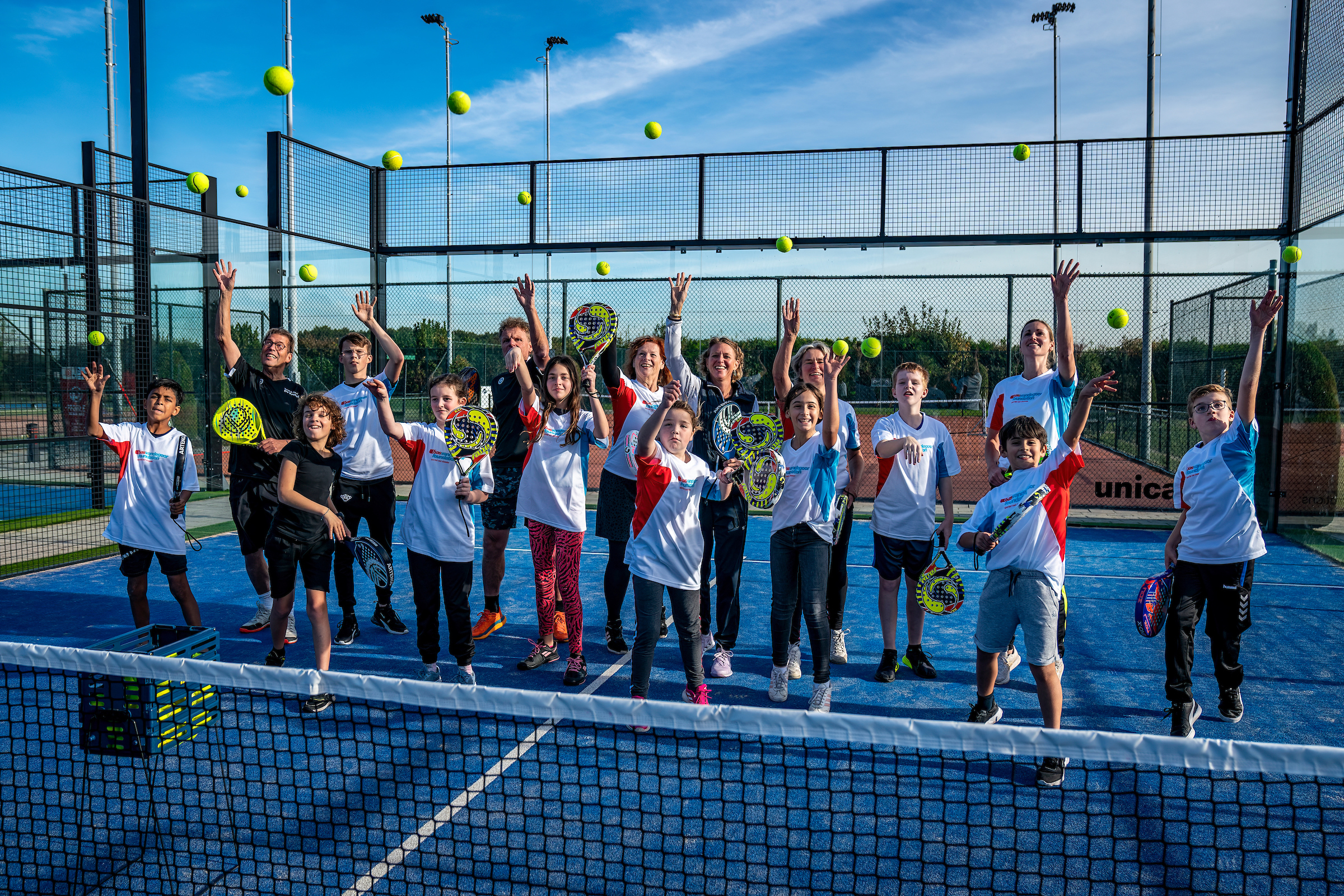 Zomerse En Sportieve Activiteiten Van De Bas Van De Goor Foundation